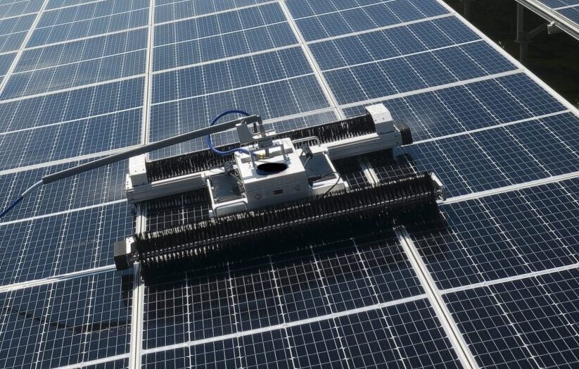 太陽光パネル洗浄ロボット「PV cleaner SPIDER(AI搭載)」が新登場 - PV Japanから待望の新機種発表